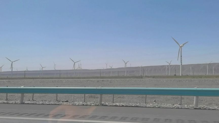 #中国风谷 在风车的世界里,快乐难以言表;美在路上,美在心里。