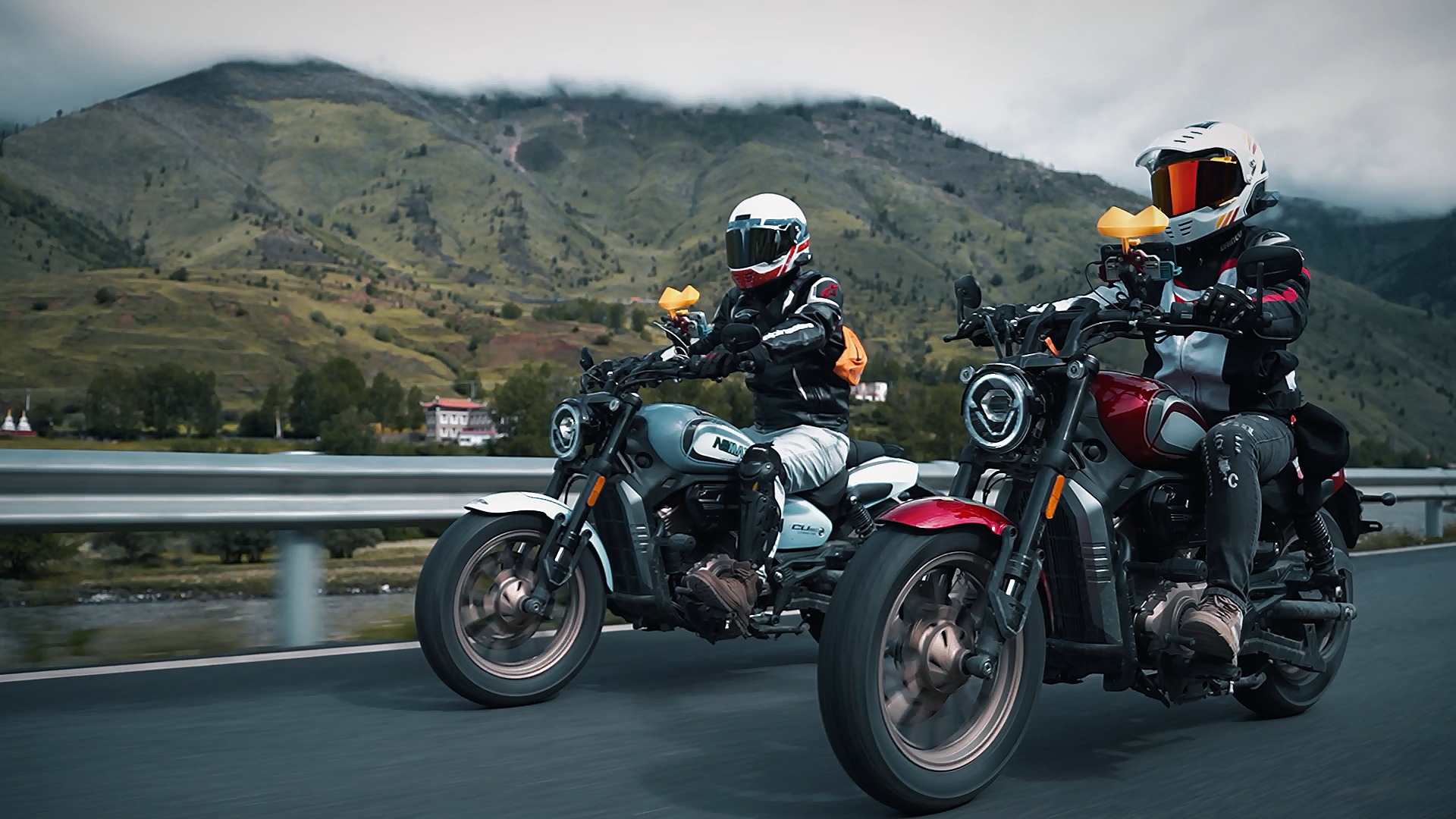 VOGE无极机车CU250:运动潮前,颠覆想象