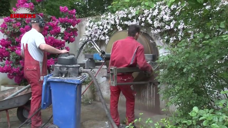 直径1米的开孔器见过吗,用它在墙上开一个中国园林式圆形洞门