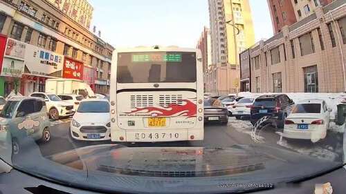 追尾必全责?这些情况后车一分不用赔!