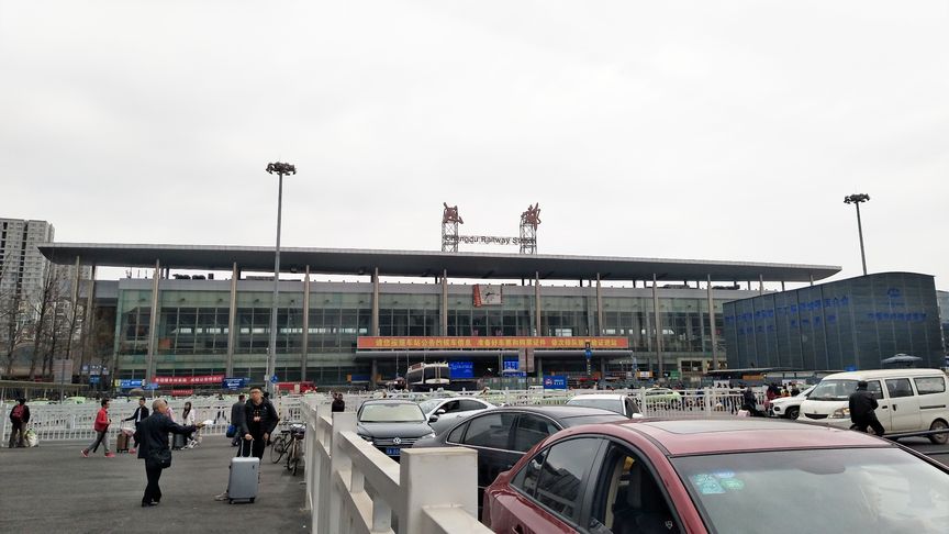 火车旅行,K9403次成都到攀枝花驶离成都站六站台