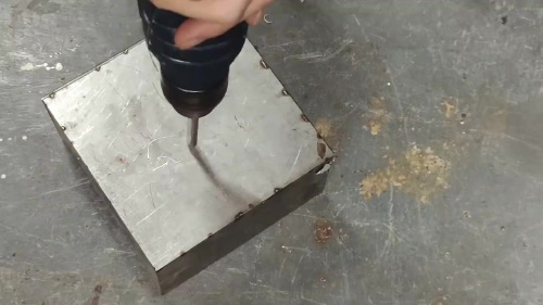 钻头疯了!不锈钢也能用这招轻松搞定!