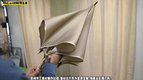 民间手工雨伞制作过程,售价过万专为富豪定制,你看出区别了吗?