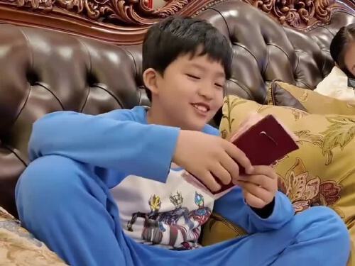 儿子不愿给妈妈压岁钱,却心甘情愿给嫂子!