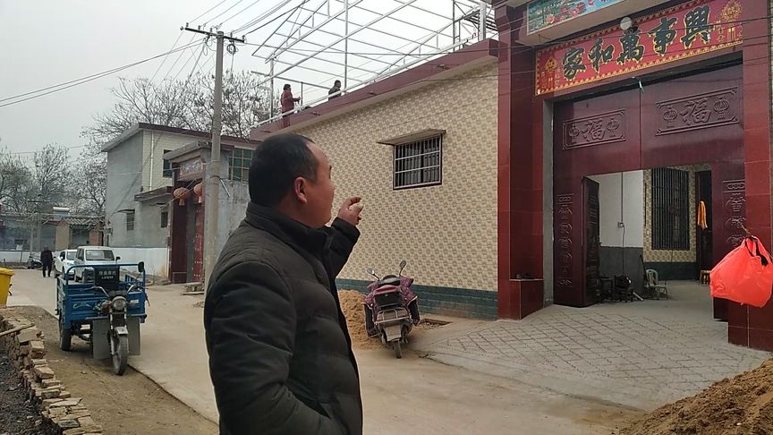 15万元盖的新房开始搭彩钢瓦,四间房花多少钱?听听农村叔叔咋说