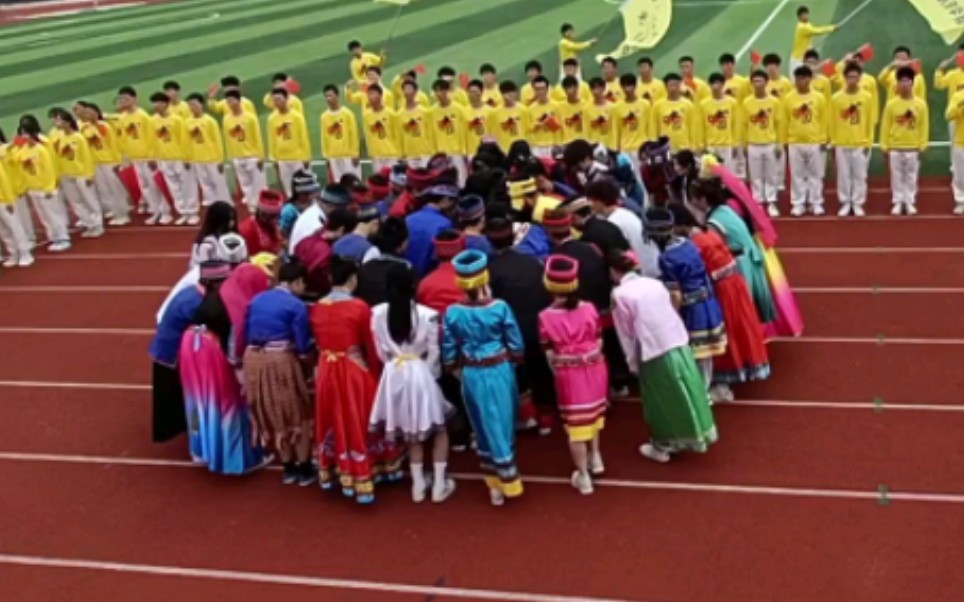 校运动会开场舞“五十六个民族舞蹈”,真是救命