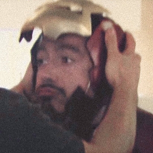 城里造飞机的菜菜 