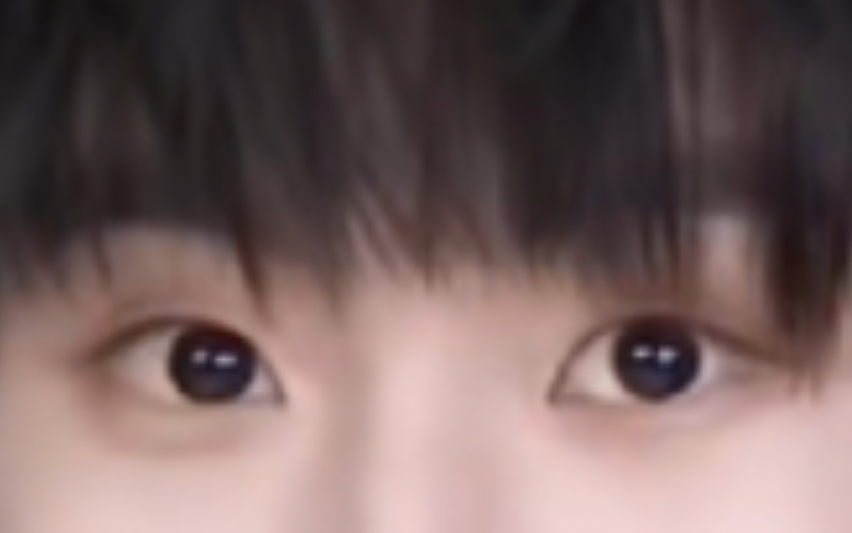 不经意间的抬眸戳到了多少人的心