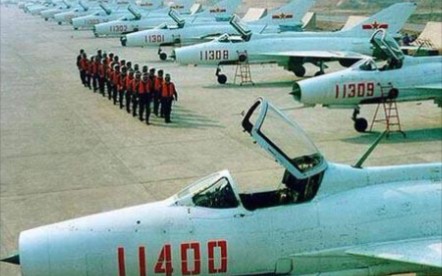 【回味历史】自制字幕:1990年中国国防教育短片——《今日空军》