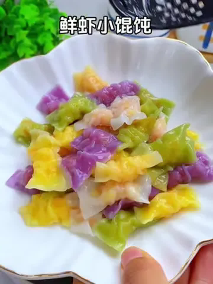 10个月宝宝就可以小馄饨了,这样做鲜嫩多汁,宝宝一口一个好吃停不...