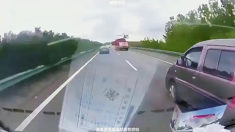 路怒症 高架偶遇路怒症,直接把我别停了