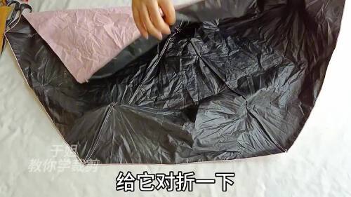 雨伞坏了伞面不要丢!剪两下缝三条带子,防油防水还耐脏!