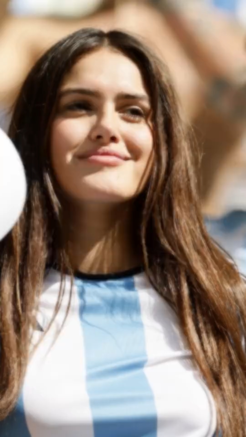 卡塔尔世界杯 神仙颜值!这届卡塔尔世界杯观众席上的女球迷,你最Pick...