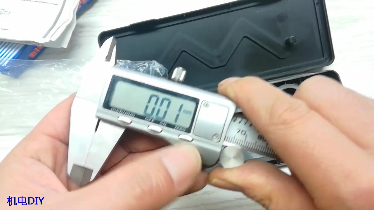 上网花五十多买了个数显的游标卡尺!现在这量具真是便宜