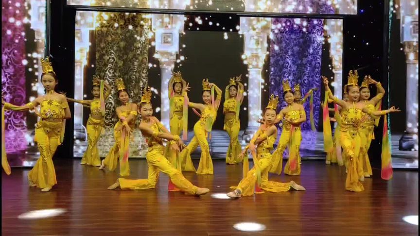 #舞蹈 #宝贝女儿 #飞天舞蹈 #宝贝棒棒哒 #2021跨年晚会节目单