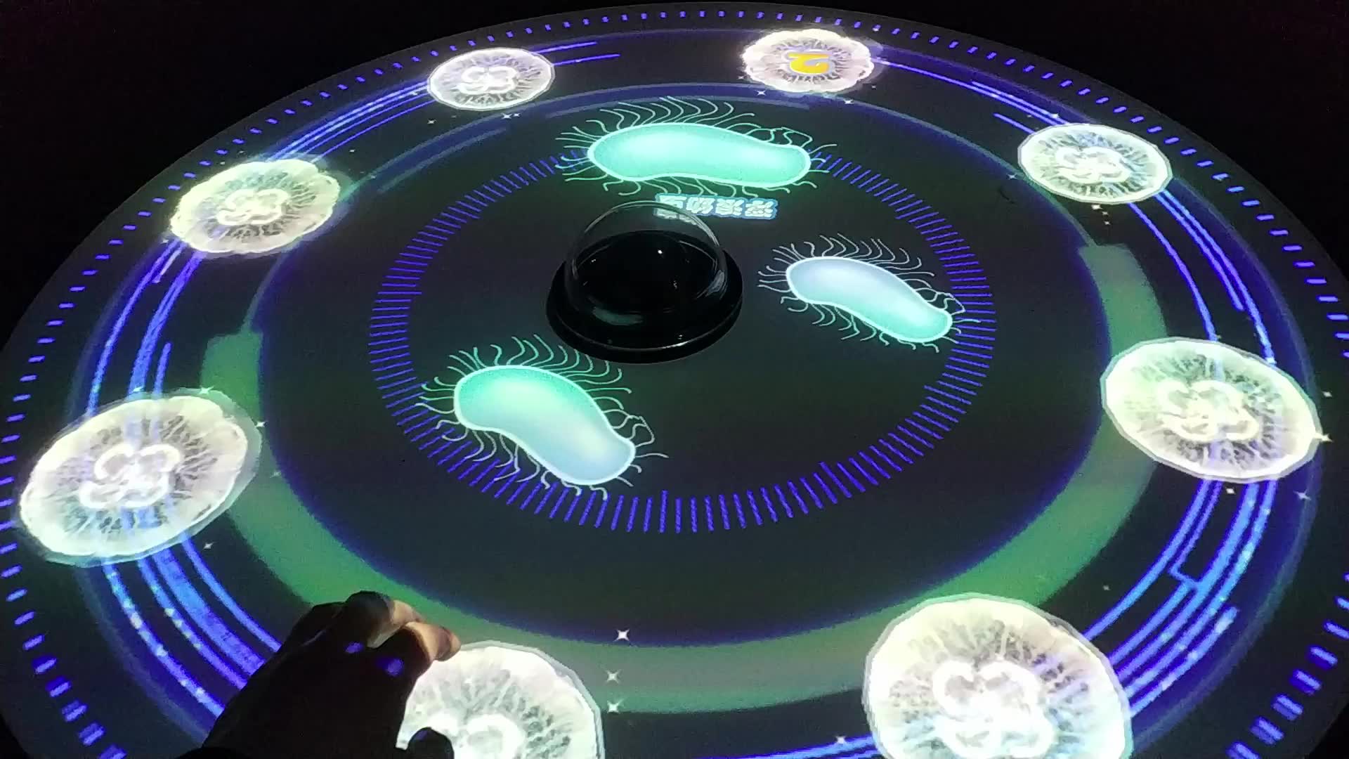 新媒体桌面互动 [超级可爱的两个互动桌面]