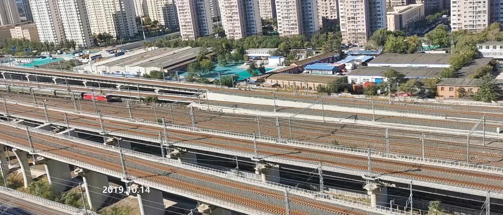 俯瞰天津西站货通场,调图后改K336次的宁波-长春火车,开往西站方向