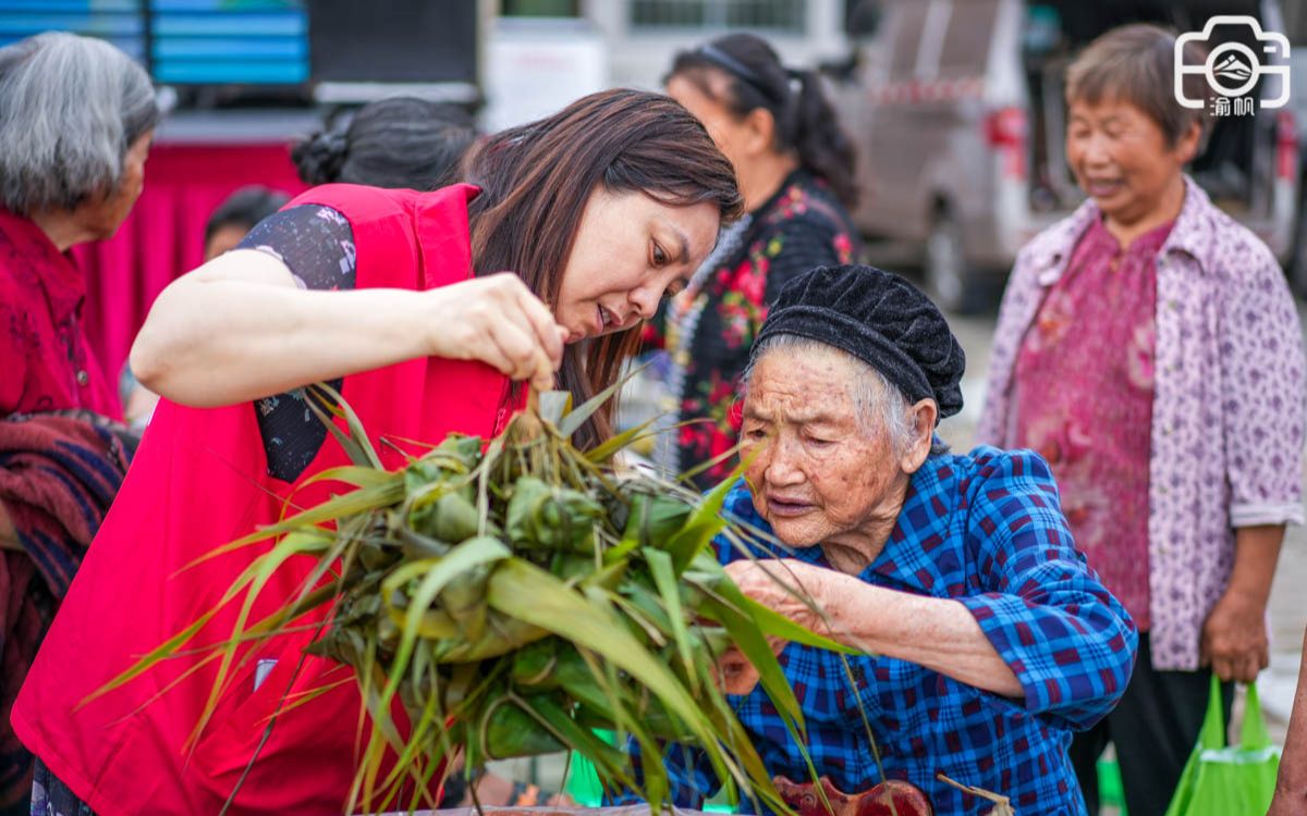 关爱留守老人,欢度端午佳节!潼南慈善会端午慰问活动纪实!