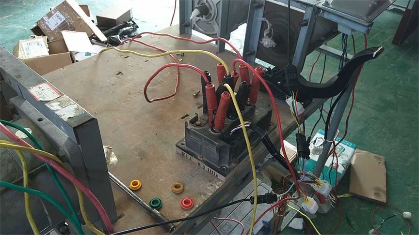 专业维修雷丁电动汽车交流电机西盈控制器电源故障