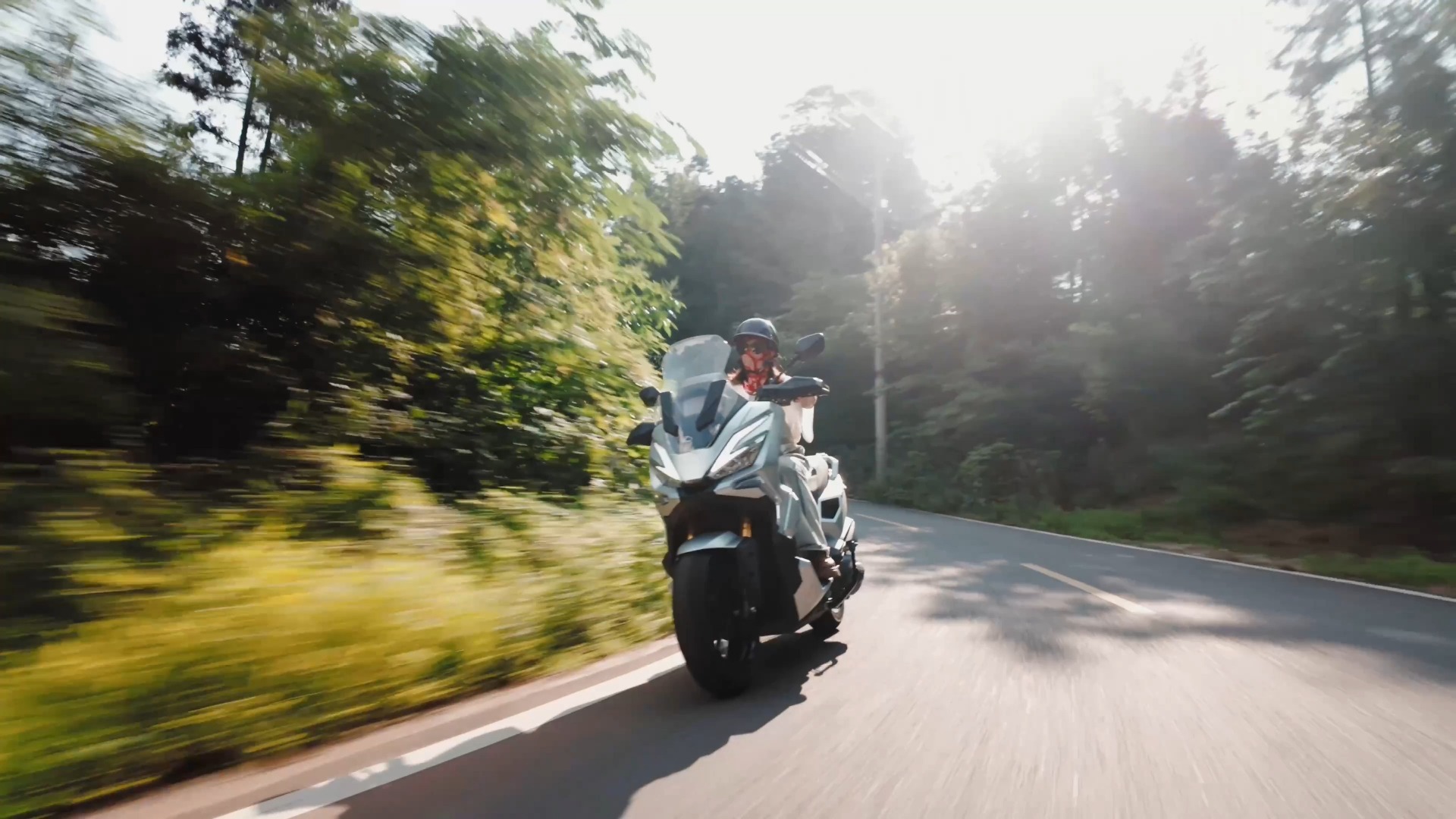 今日行程:摩托兜风,咖啡续魂