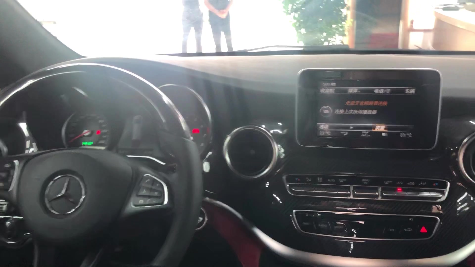 2019款进口奔驰v250配置详解 豪华商务车最新政策行情