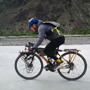 骑单车的Ester老爸 