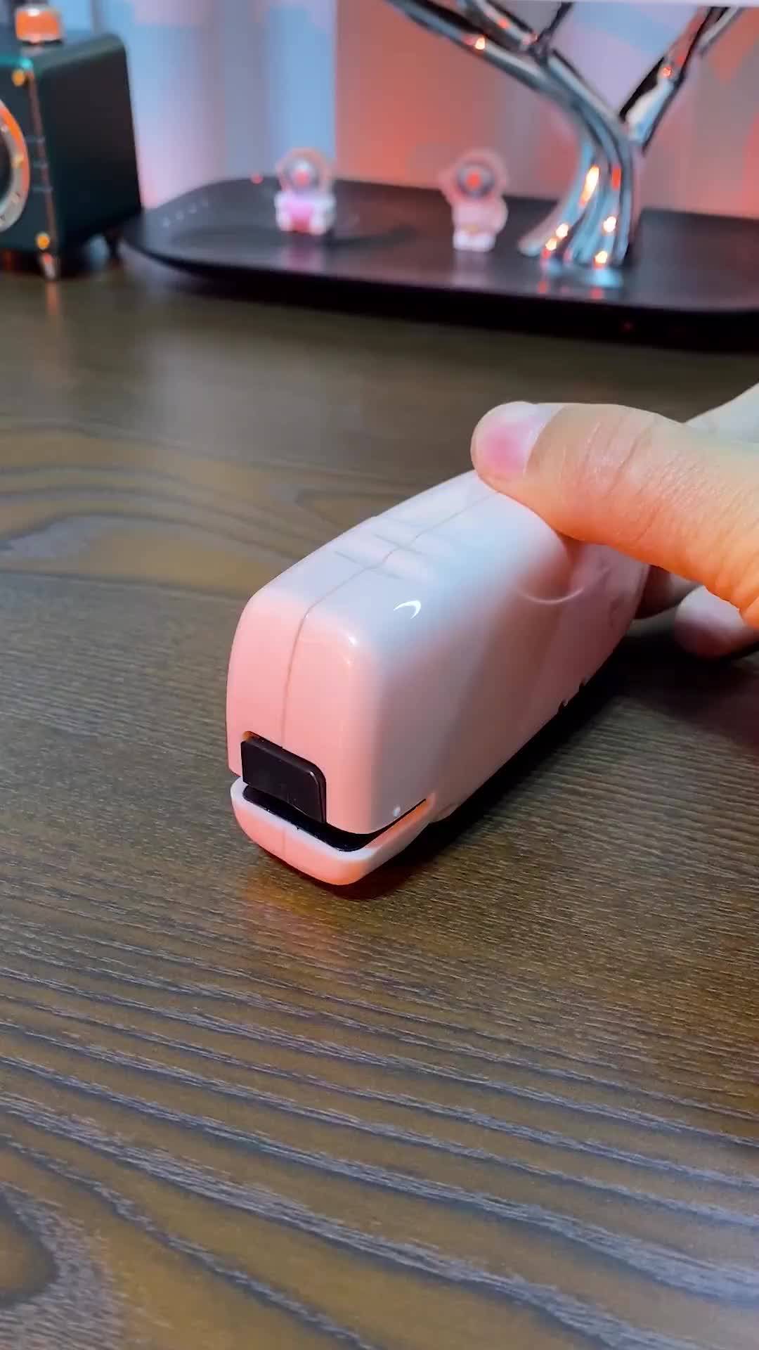 你见过这个自动订书机吗?