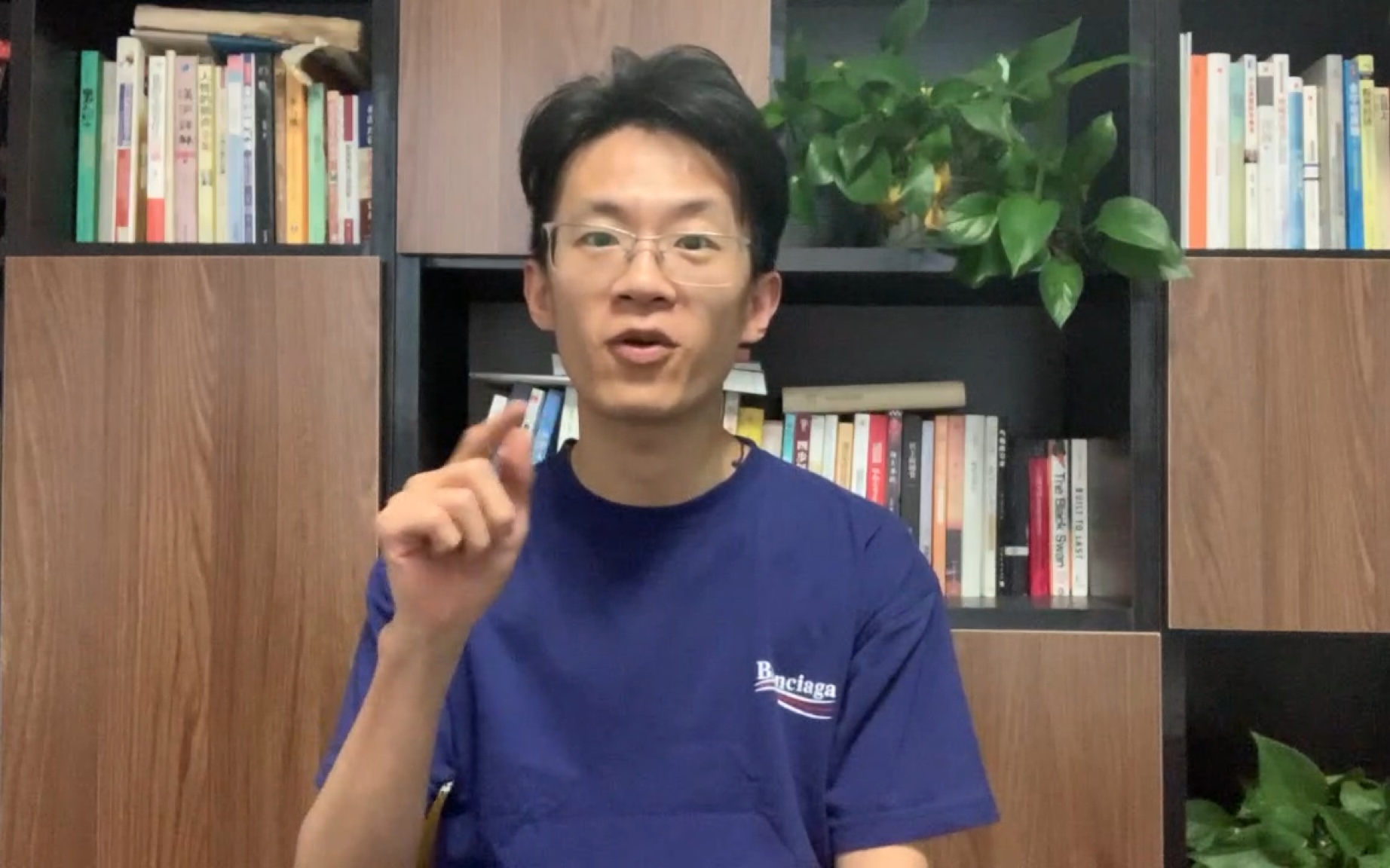 学英语,快人一步。英文单词偏旁部首:forc-