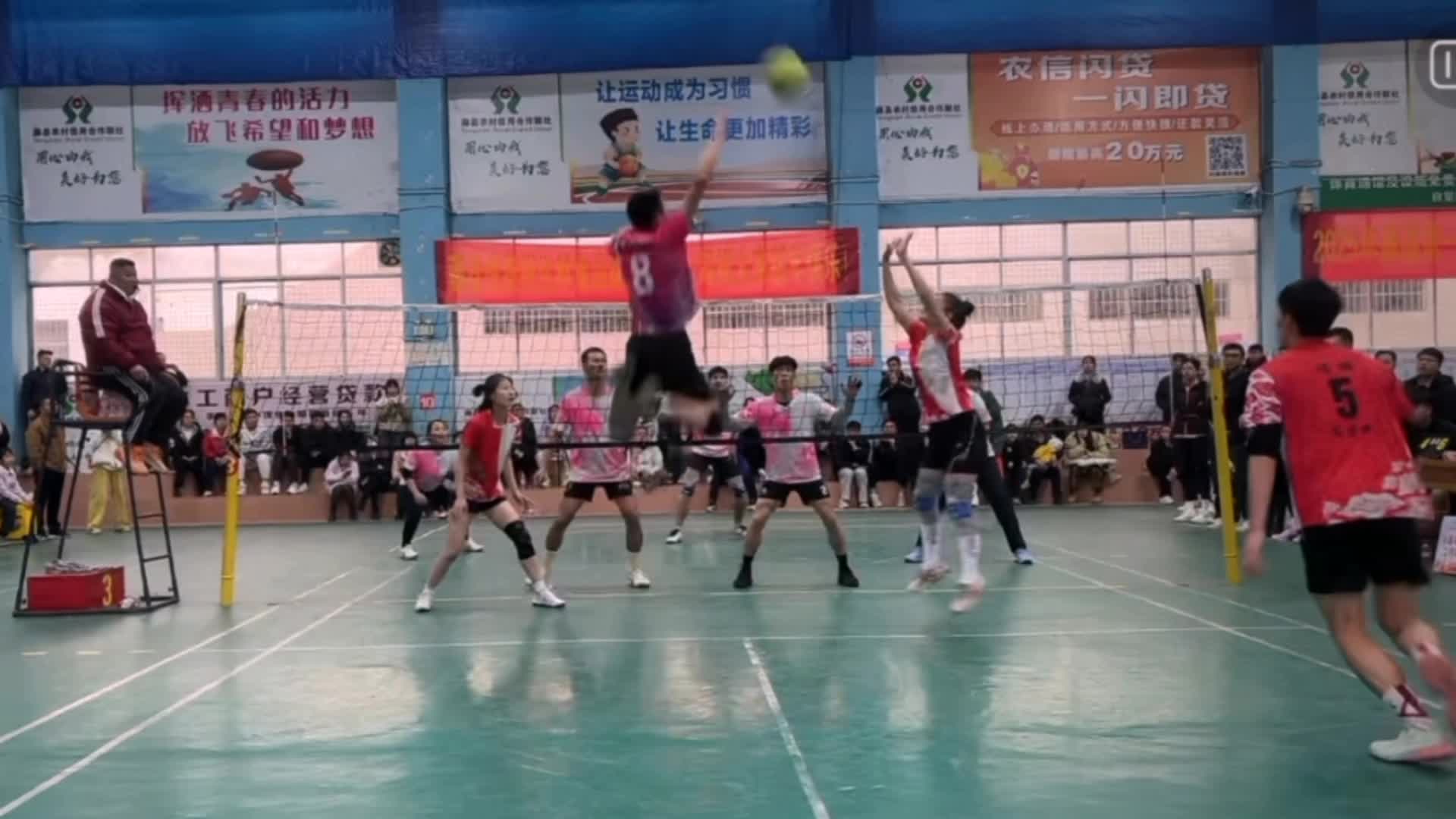 记录气排的精彩!#气排球的精彩瞬间 #比赛现场 #出手即证明 #拿球...
