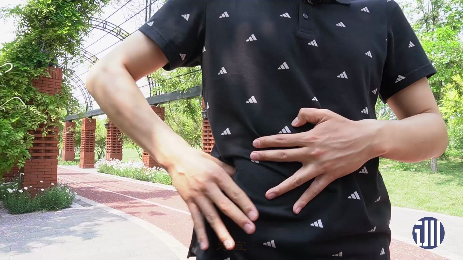 肚子大的,找到带脉穴,1天按压3分钟,肚子1天比1天小!
