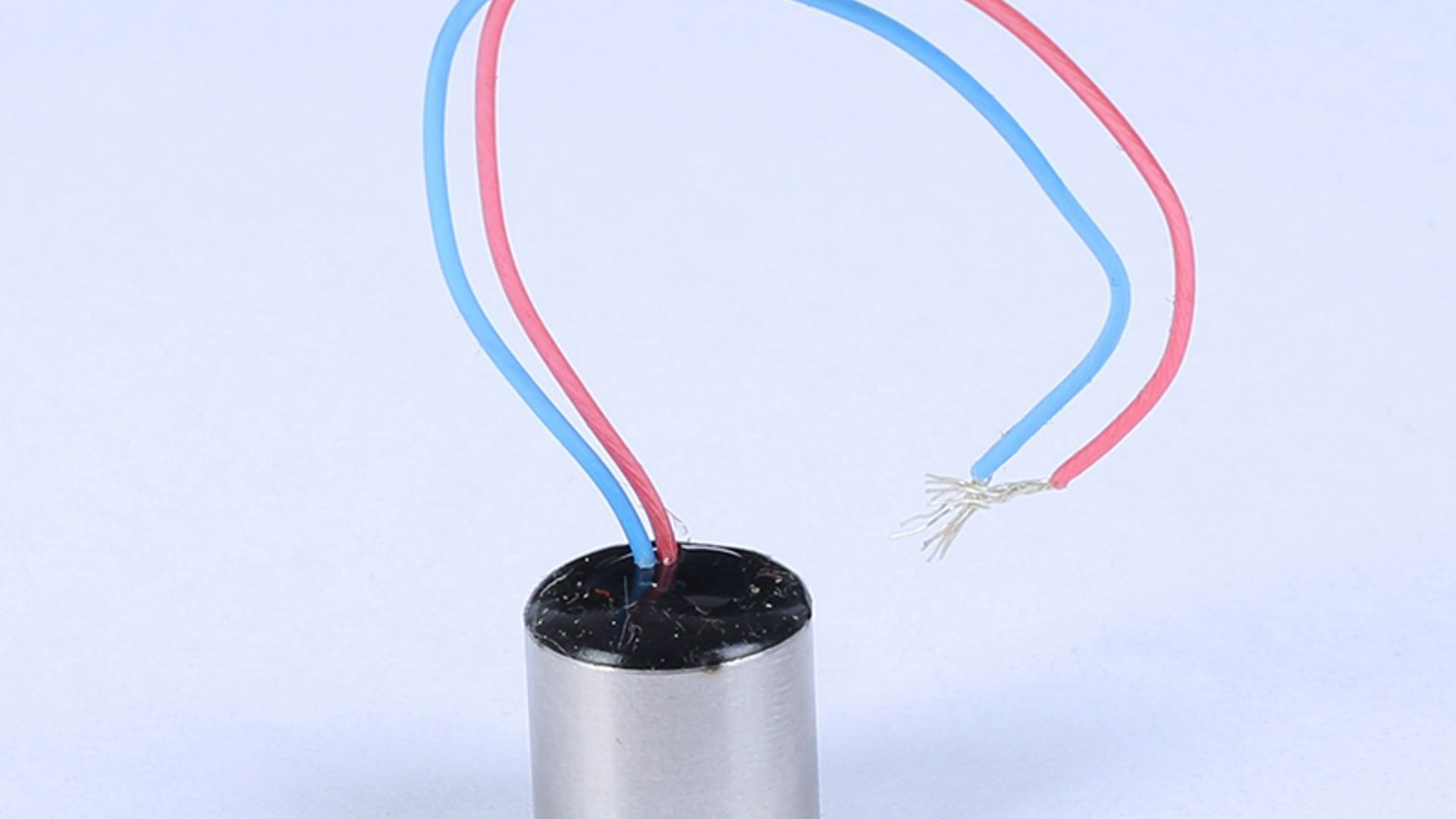 压电式振动传感器核心部件芯体由压电陶瓷、转换元件组成。 采用...