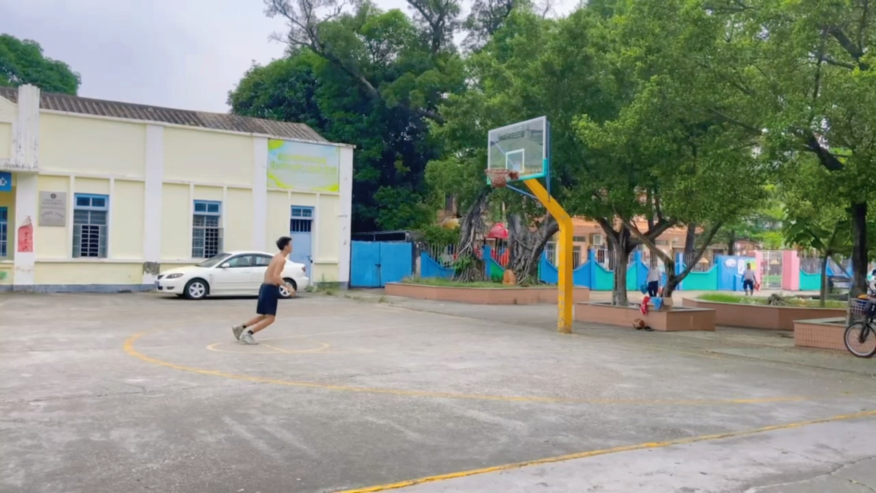 我也不知道这是一段式还是二段式投篮