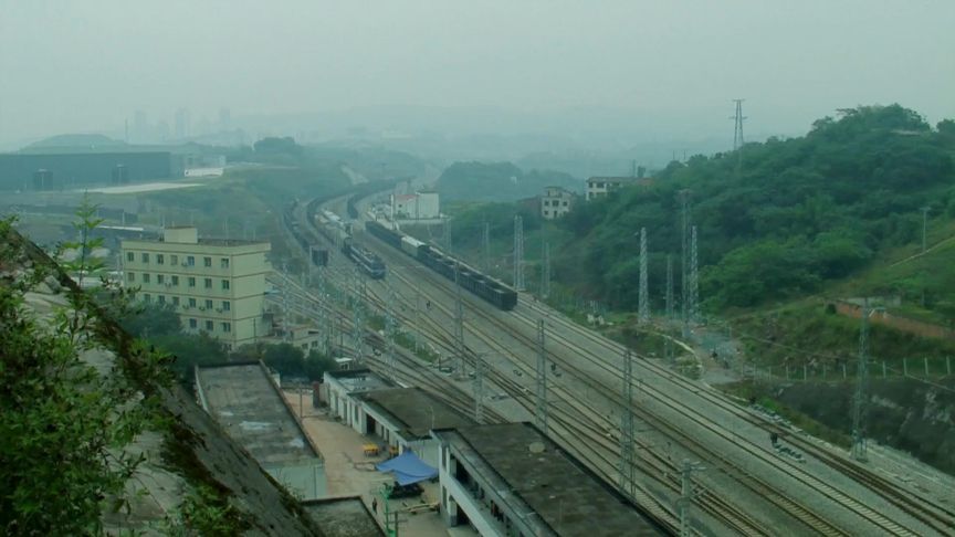 2013年10月 重庆北——广州K201次列车通过唐家沱站