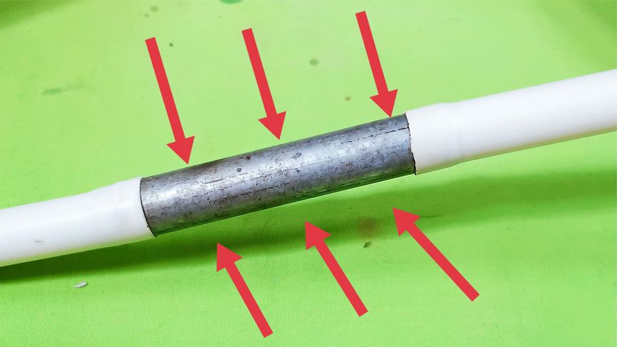 镀锌铁管怎么连接PVC管?老电工教你一招,不用胶水也不用热熔