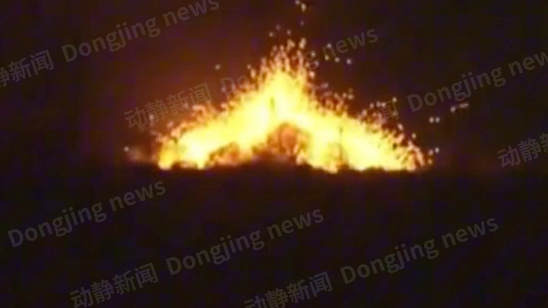 ...惊醒!”俄发动空袭当天泽连斯基视察前线,称要努力把战线推回俄罗斯