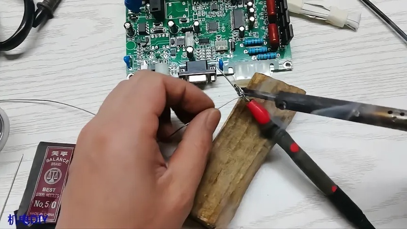 万用表表笔焊根钢针!以后跑电路测量贴片电路板就好多了