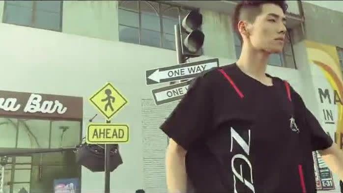 电视剧《你微笑时很美》发布许凯程潇公主抱花絮-走路姿势被调侃