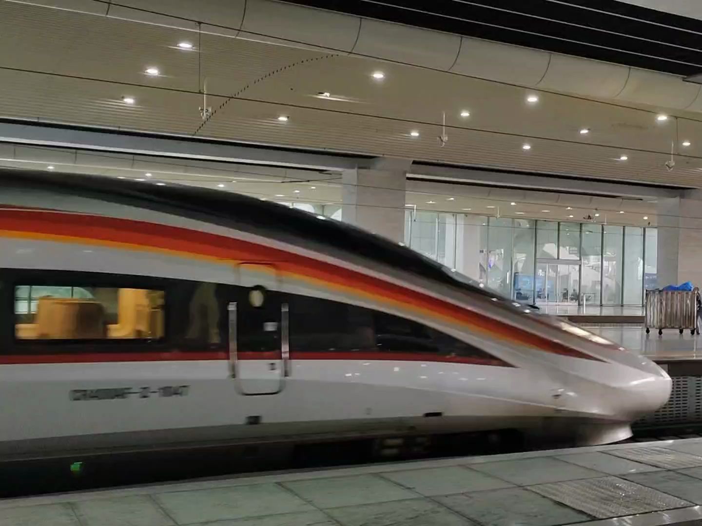 2024年6月18日,G3712(广州南-成都东)广州南站出站。本务成局成都段...