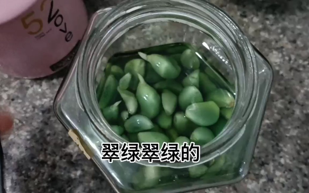 只需要简单操作步骤的腊八蒜就制成啦