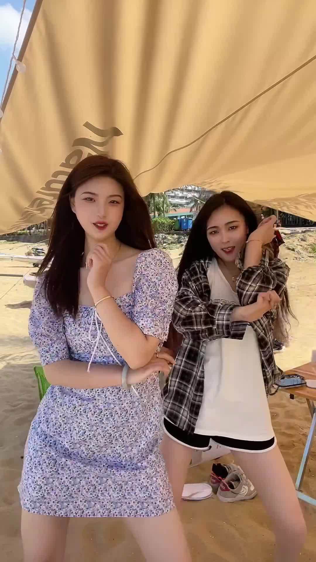 前两天跳了一个闽南歌曲的舞蹈,有500万的播放量