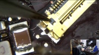 苹果笔记本Macbook pro系列主板上的屏线接口更换全程放大高清