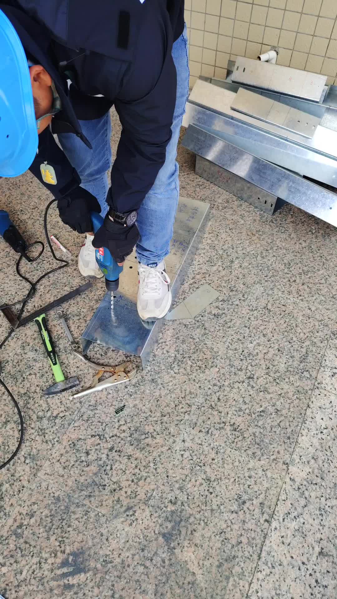 #电工 #机电 #工地 #工具 #桥架制作