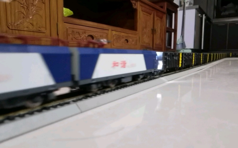 大秦铁路模型 两万吨重载列车 正式发布