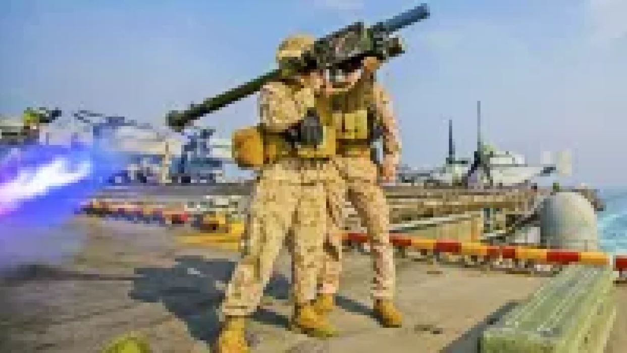 ...发射一打一个准,曾击落苏联300多架战机和直升机,单兵防空导弹毒刺