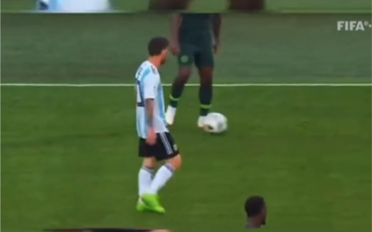 梅西散步提球 2022世界杯卡塔尔
