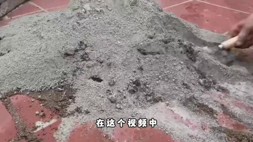 想法独特,居然用塑料模具制作水泥花盆,全村人都觉得不可思议
