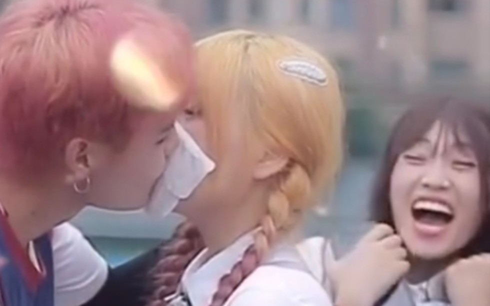 隔着姨妈巾接吻见过吗❓❓❓