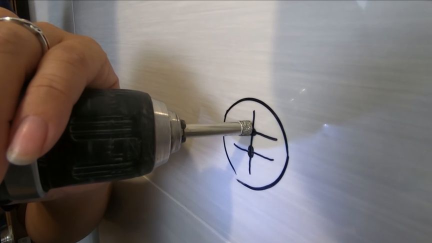 瓷砖咋打孔都不烂，原来只需这样操作，真是太简单啦