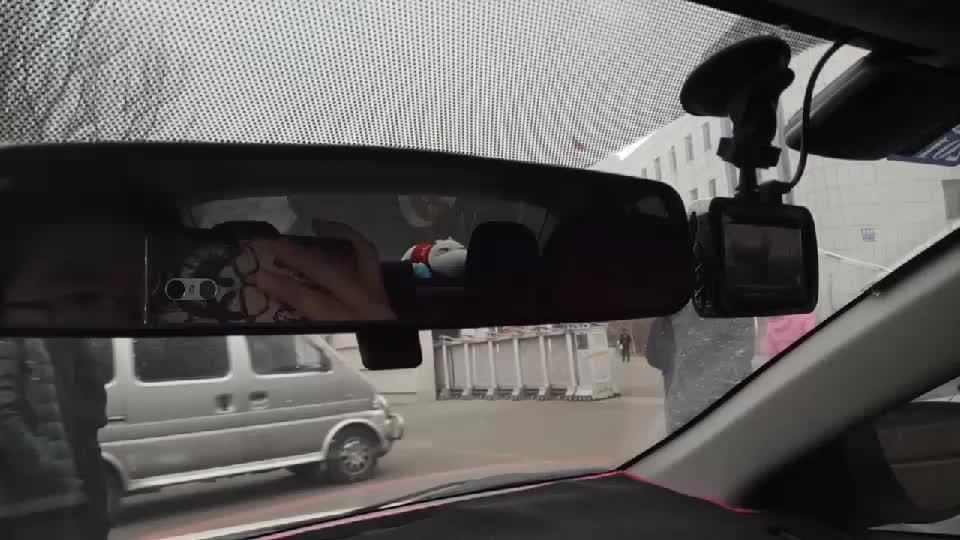 行车记录仪很有必要安装,安装这个位置不挡.【来自懂车帝车友圈】