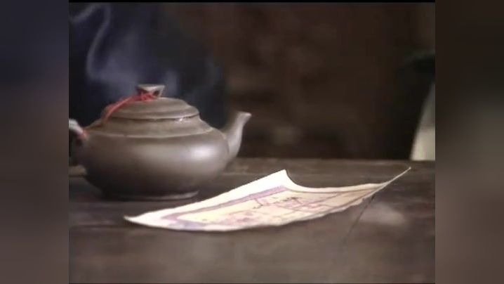 掌柜的为了不让古玩店关门,只能拿出镇店之宝押當了!